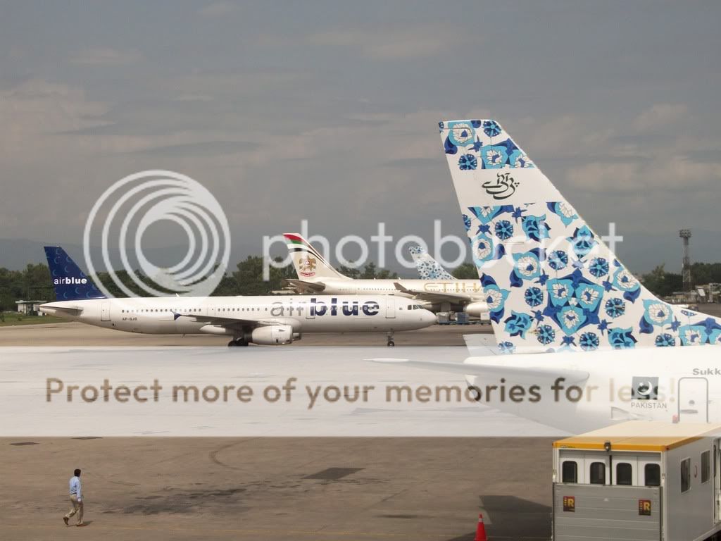 AP-BJB, AirBlue A-321 at Islamabad Airport... (31/08/08) - History of ...